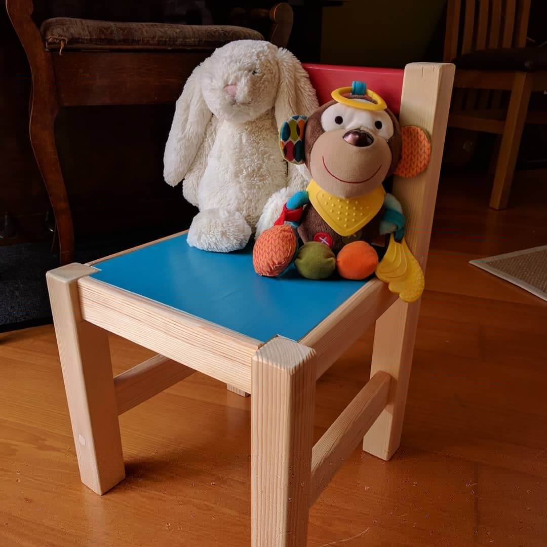 Kid’s Colourful Chair – wood:crafted